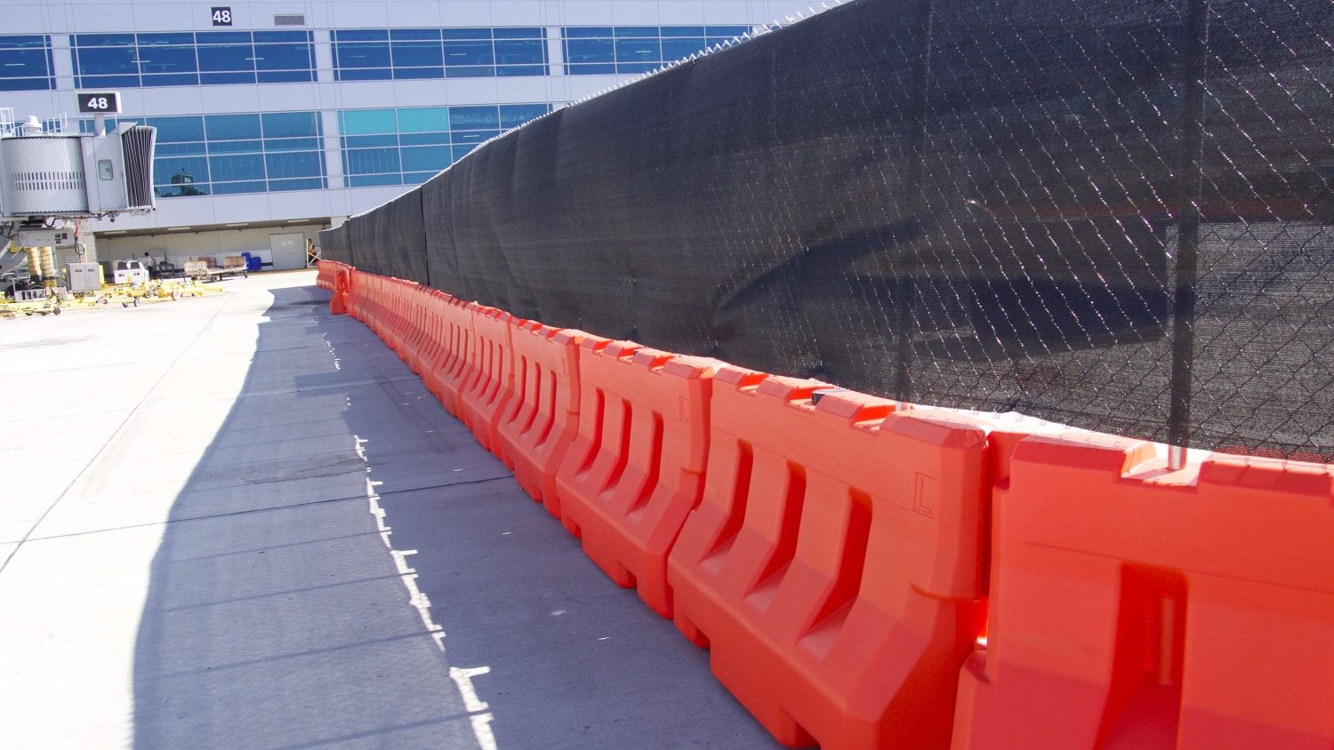 Water-Filled Barriers vs. Concrete Barriers: Which One is Safer? | 48 ...